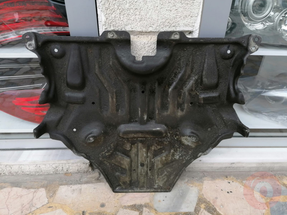 MERCEDES W204 W212 C E KASA MOTOR ALT MUHAFAZA A2045240101 Çıkma Yedek ...